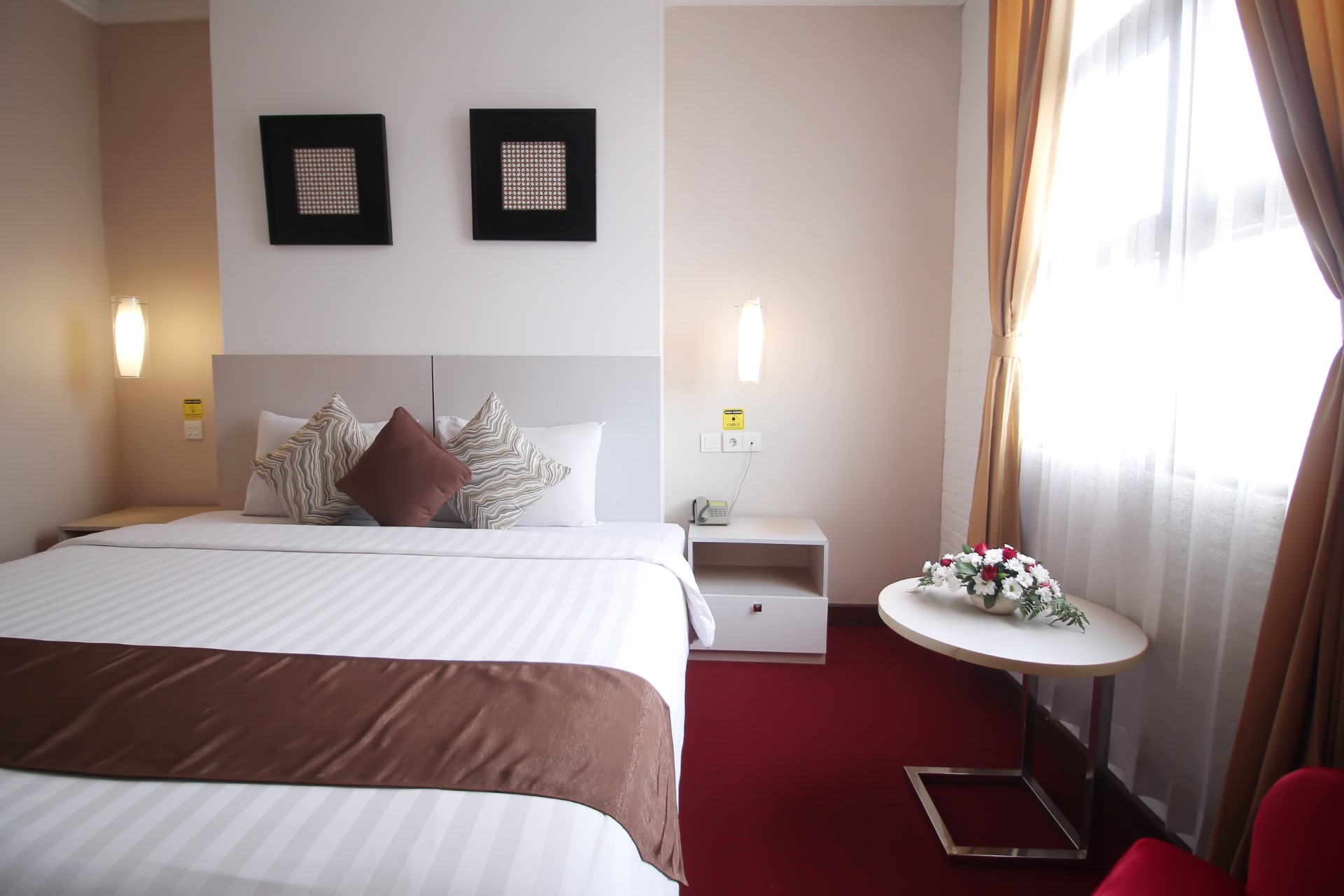 Executive Suite Room – UNY Hotel